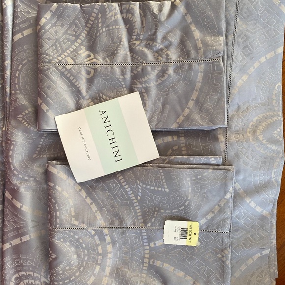 anichini | Bedding | Anichini Luxury Sheets | Poshmark